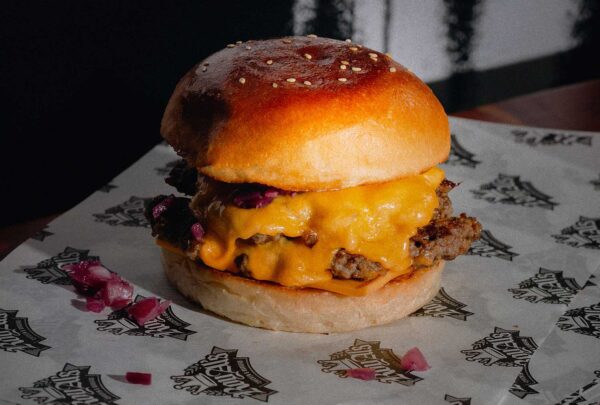 RoyAl's Chicken & Burgers - Bringing People Together